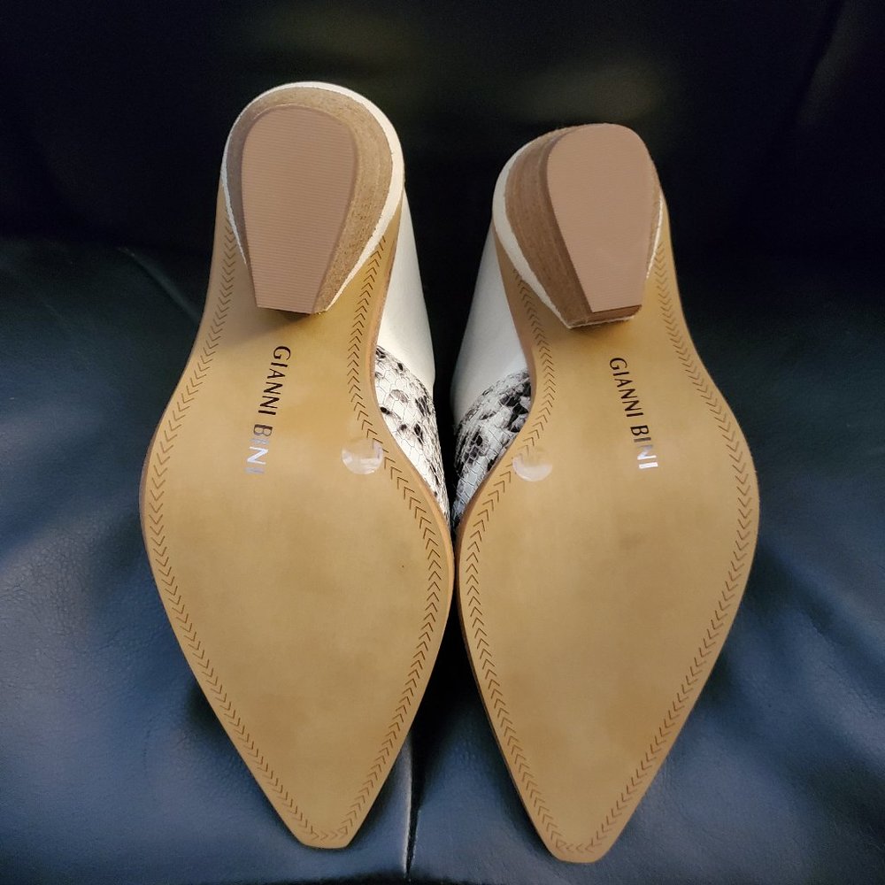 Snake & White Mule - Gem